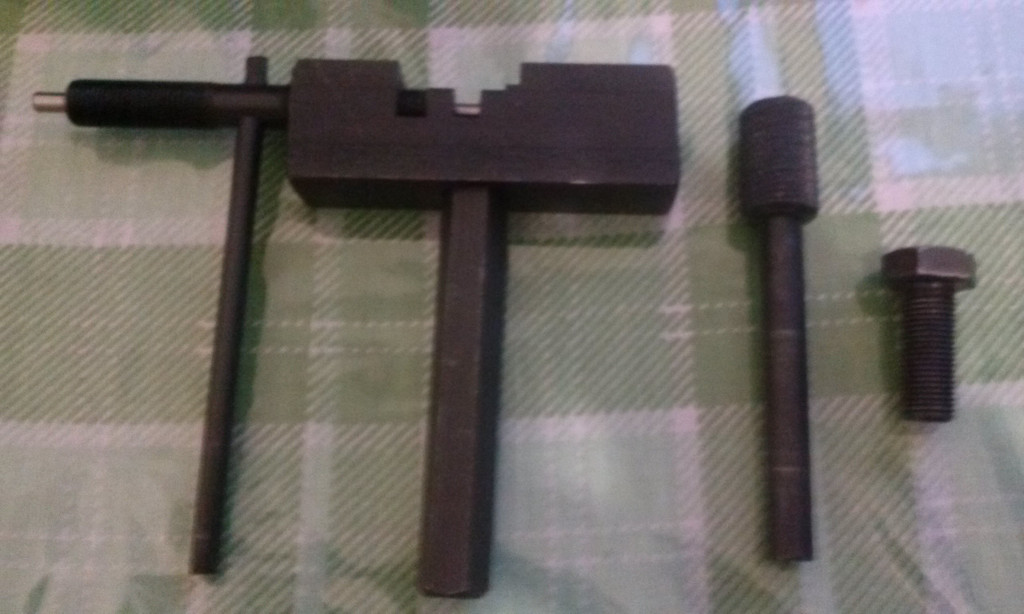 Rivet Master Link Chain Replacement with Pictures. - www.DRRiders.com